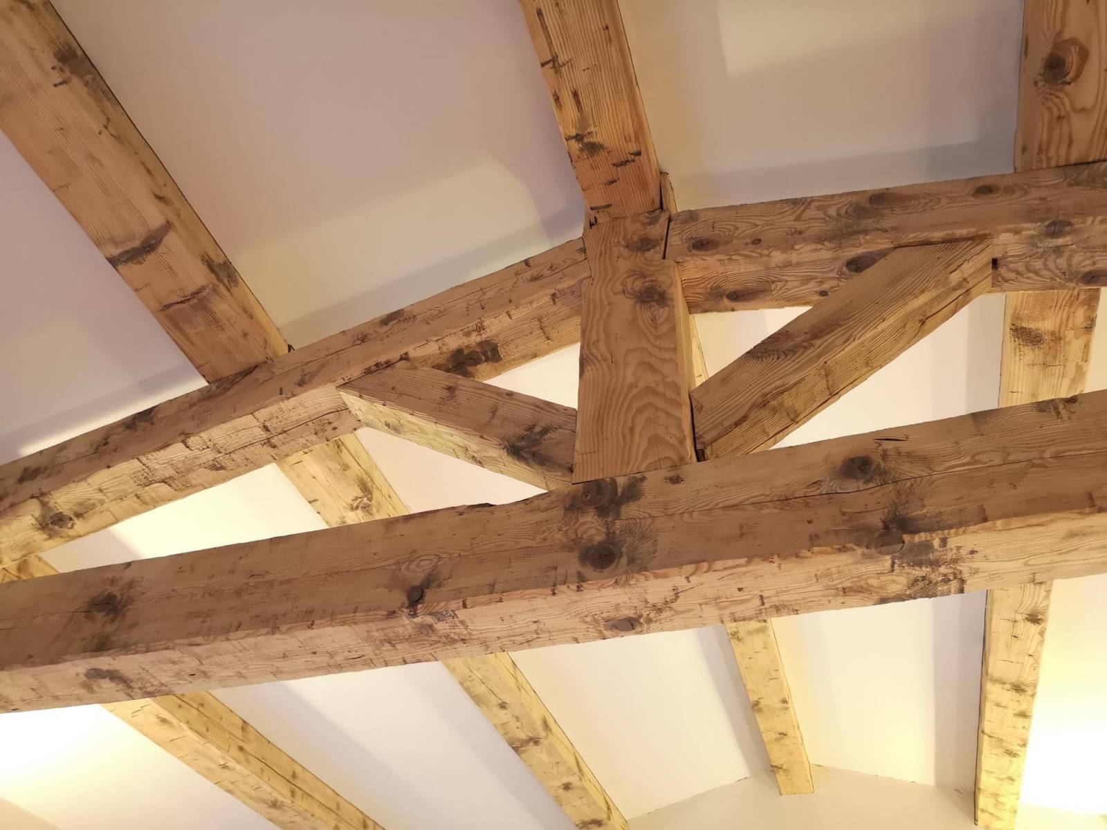 Comment Decaper des poutres Foncees