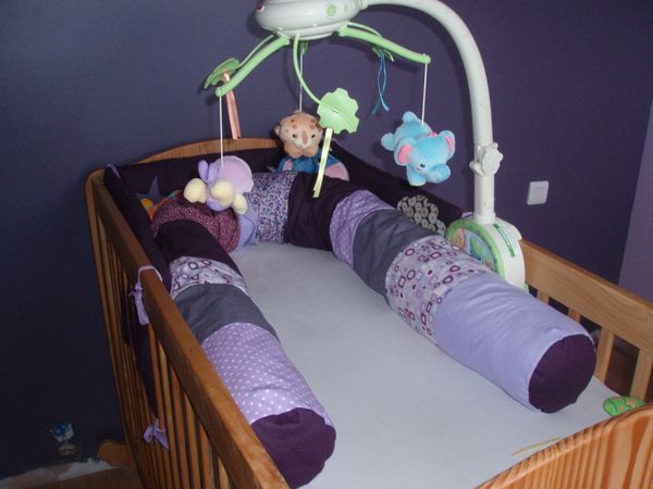 Comment caler bébé dans son lit