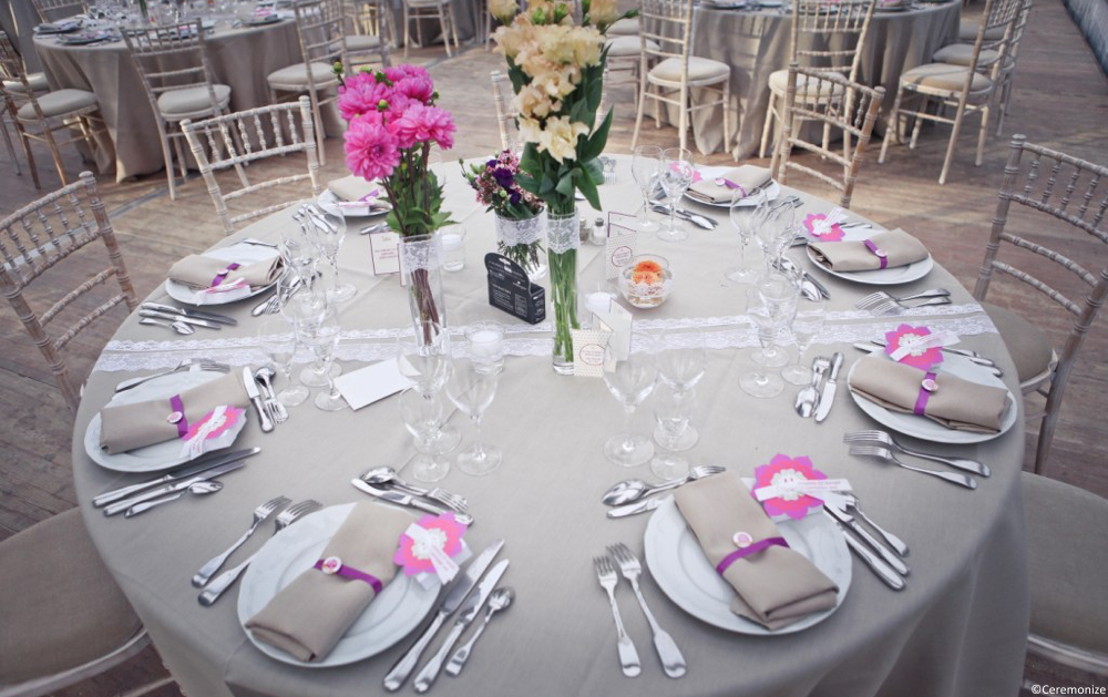 Comment décorer une table ronde pour un mariage