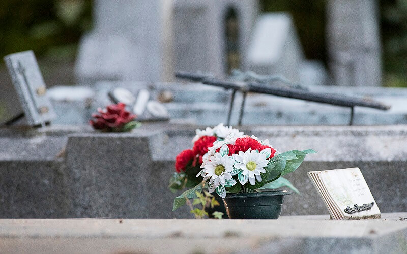 Comment décorer une tombe
