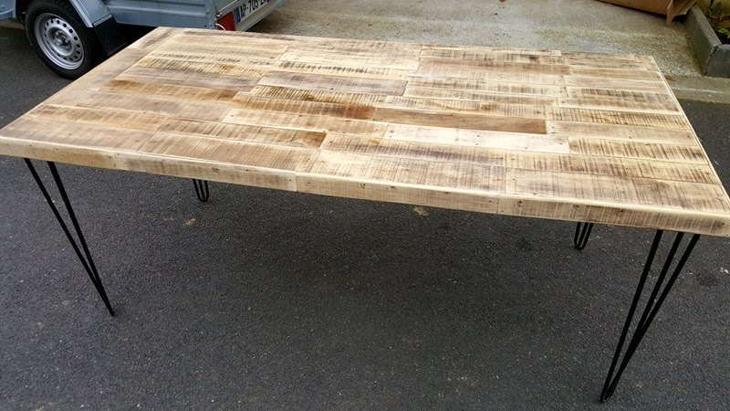 Comment faire une table avec des planches de coffrage