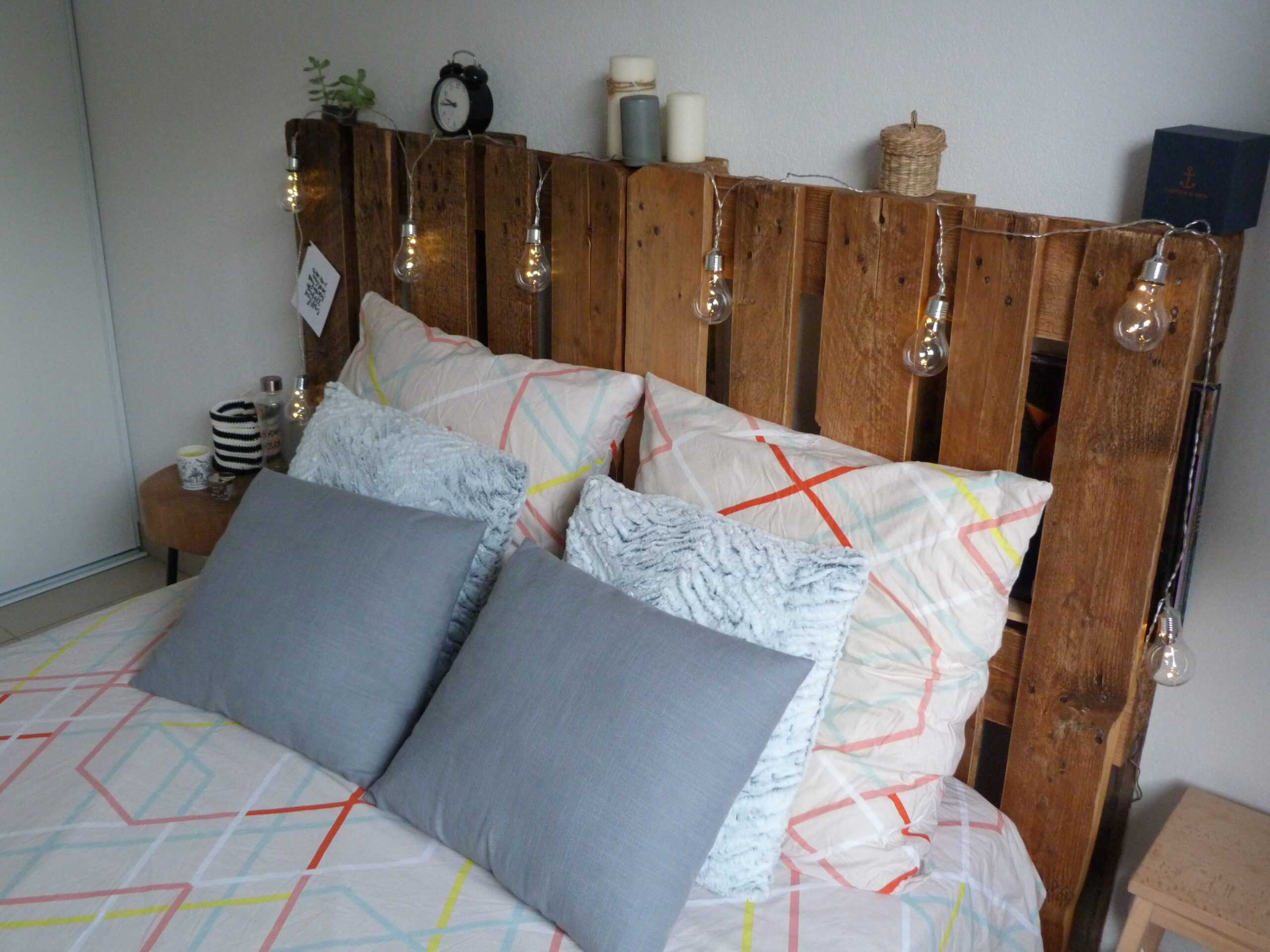 Comment faire une tête de lit en palettes