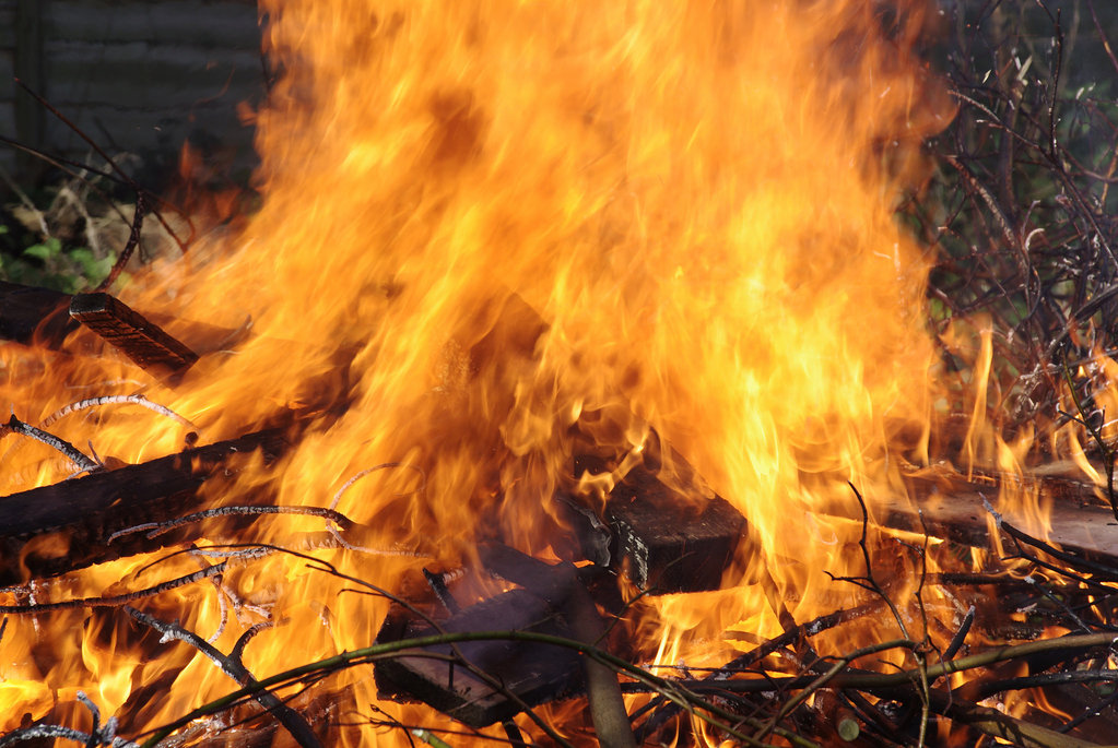 Est-il autorisé de faire du feu dans son jardin