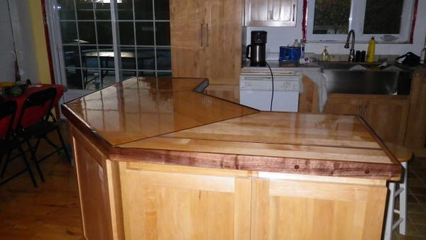 Quel vernis mettre sur une table de cuisine