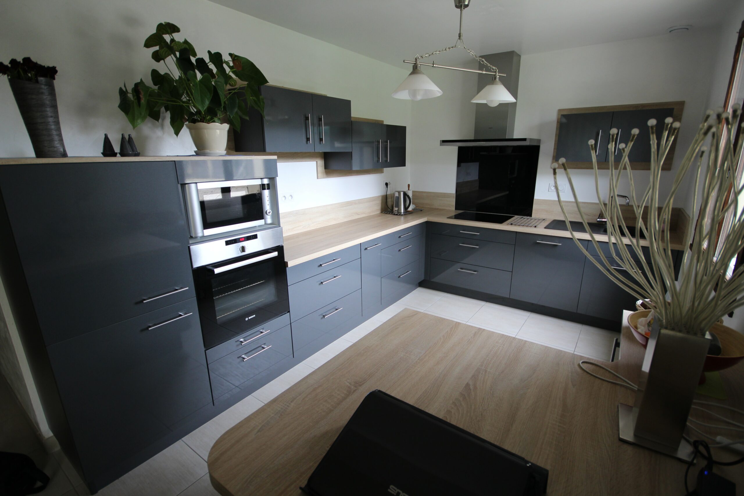 Quelle couleur de meuble pour un sol gris