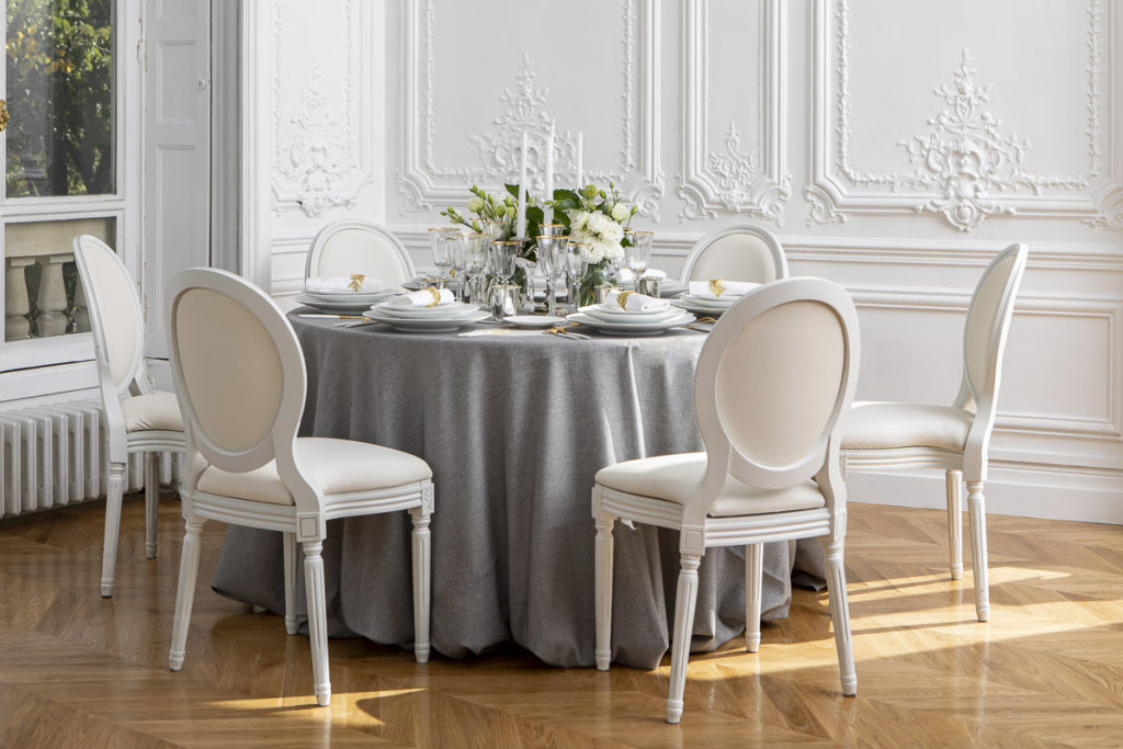 Quelle dimension de nappe pour une table ronde